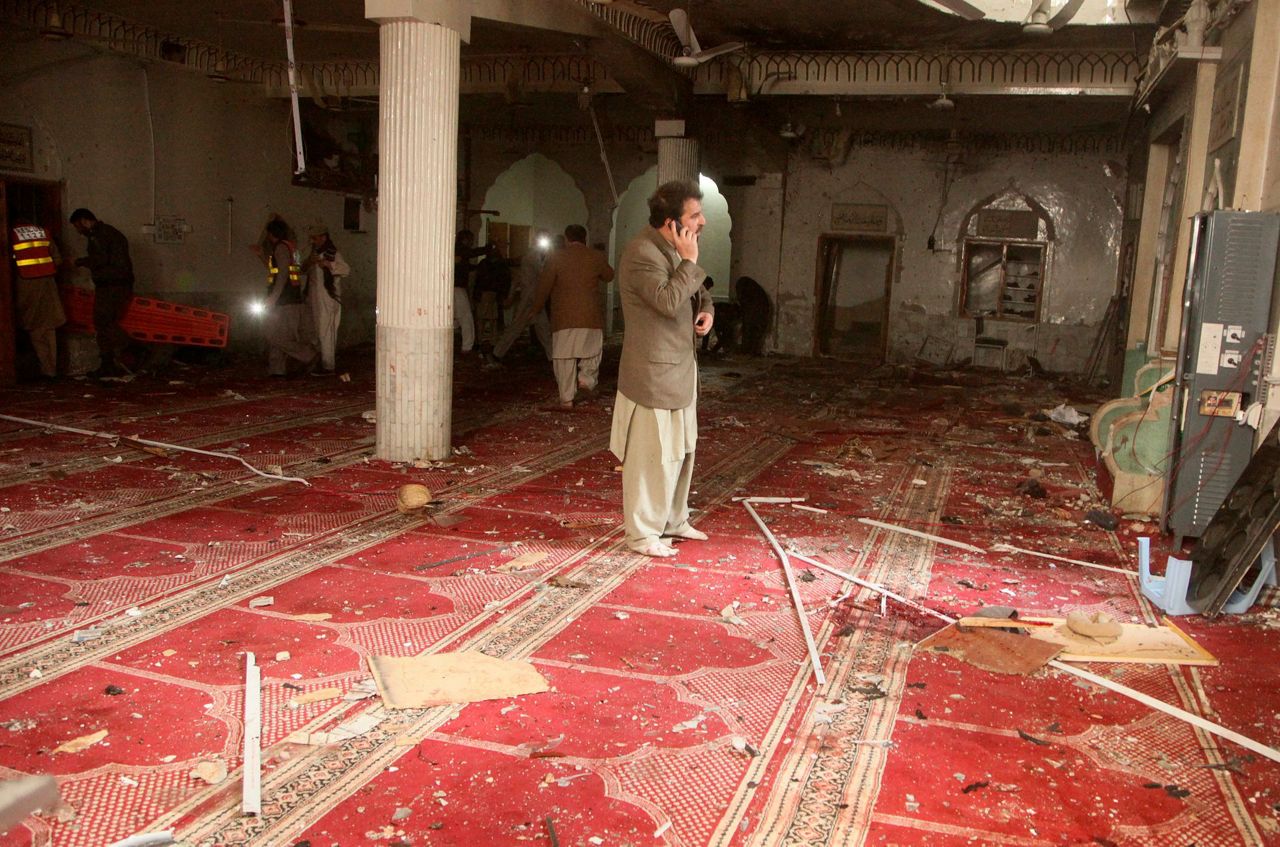 Mosque bombed in northwest Pakistan, at least 30 killed