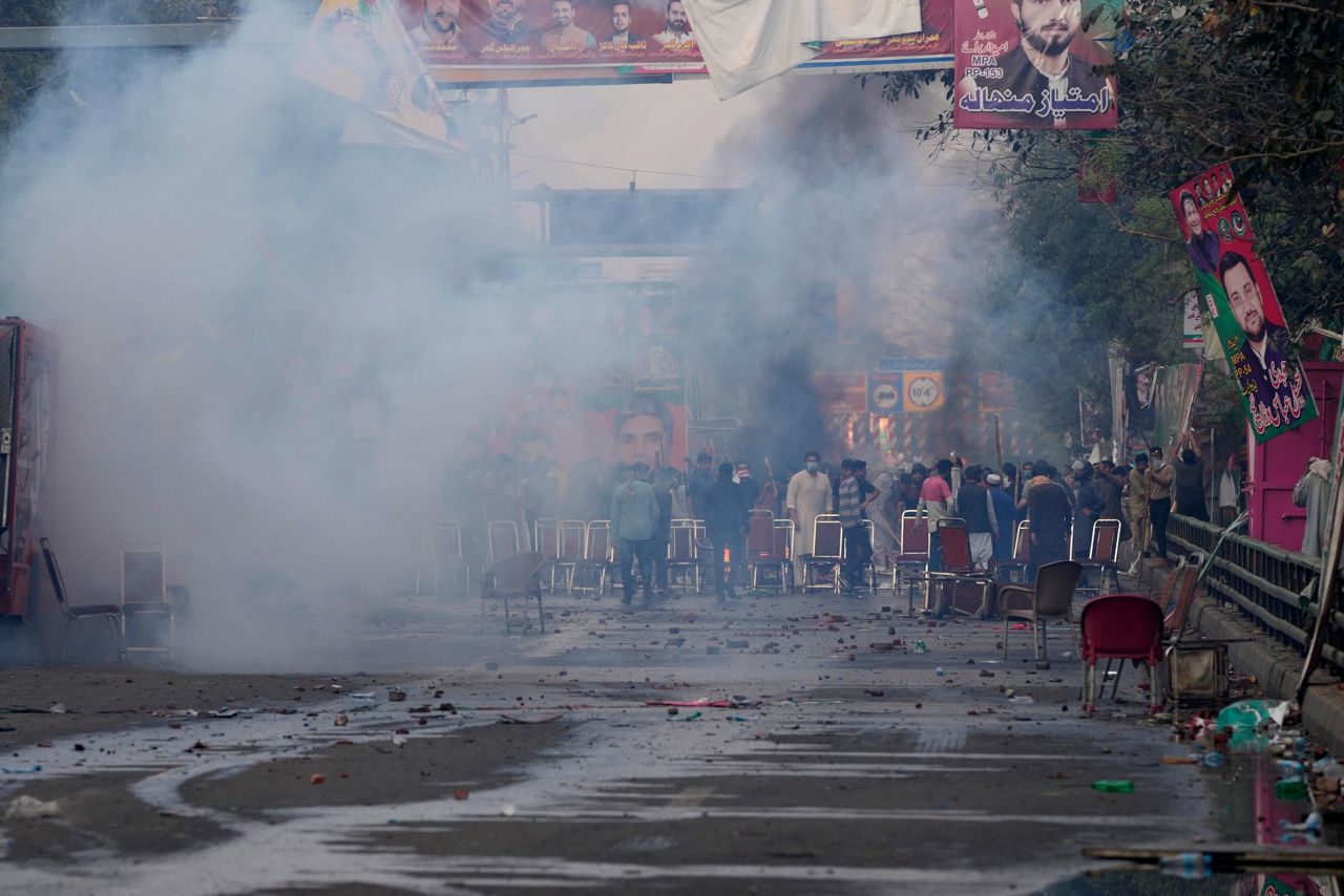 Clashes erupt in Pakistan as police try to arrest Imran Khan