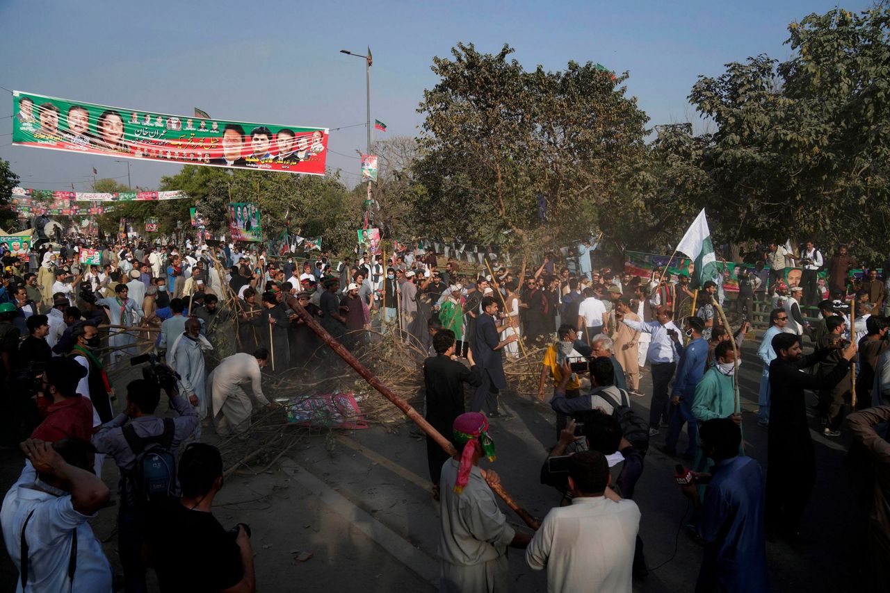 Clashes erupt in Pakistan as police try to arrest Imran Khan