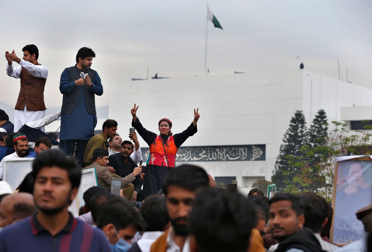 Pakistan's PM wins vote of confidence after Senate setback