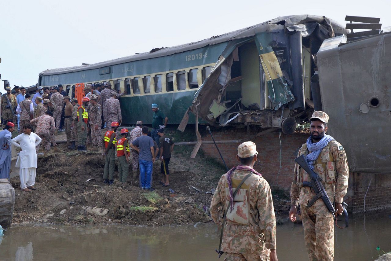 Train derailment kills at least 15, injures 50 in southern Pakistan ...