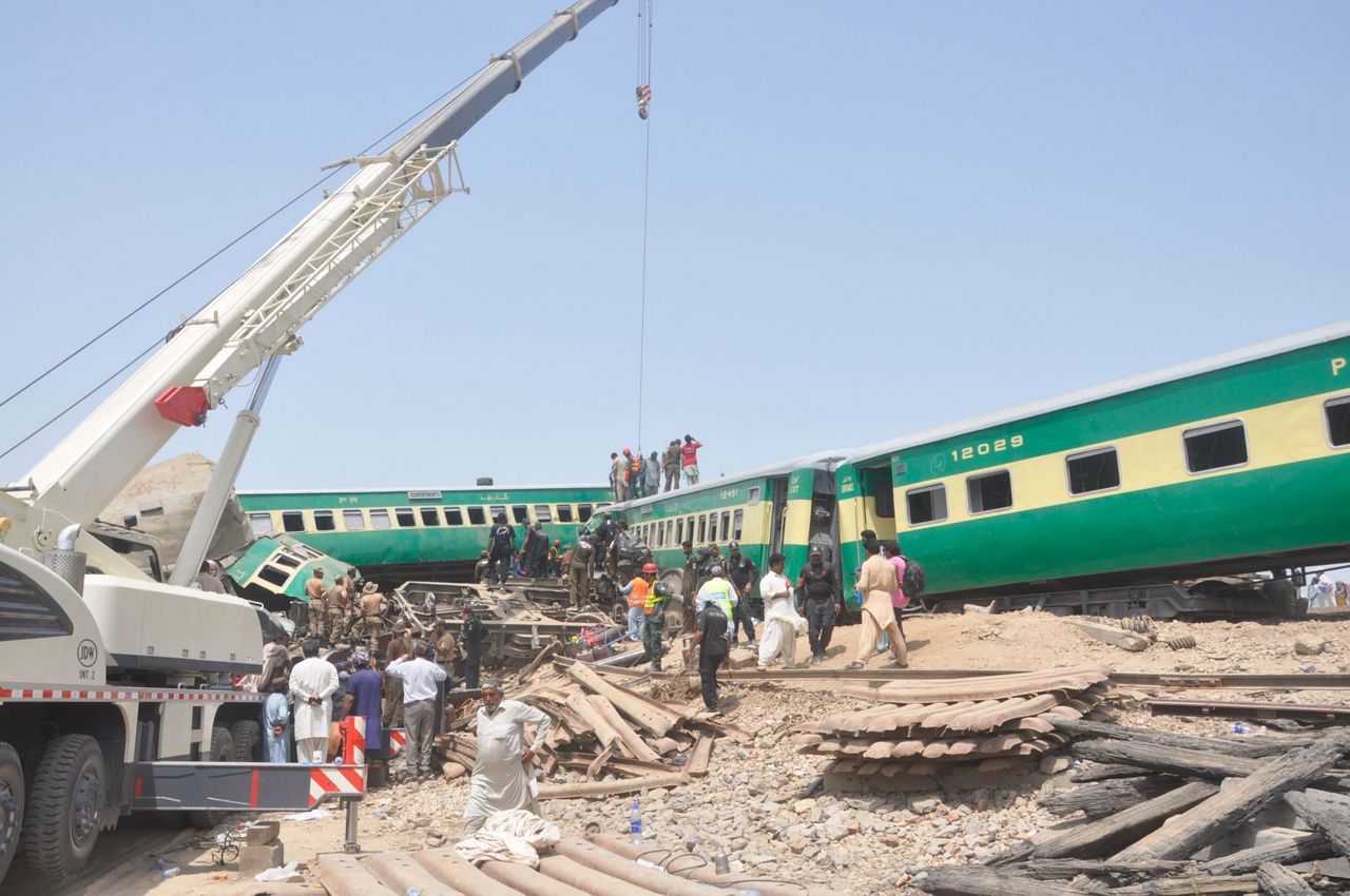 10 killed as passenger train hits freight train in Pakistan