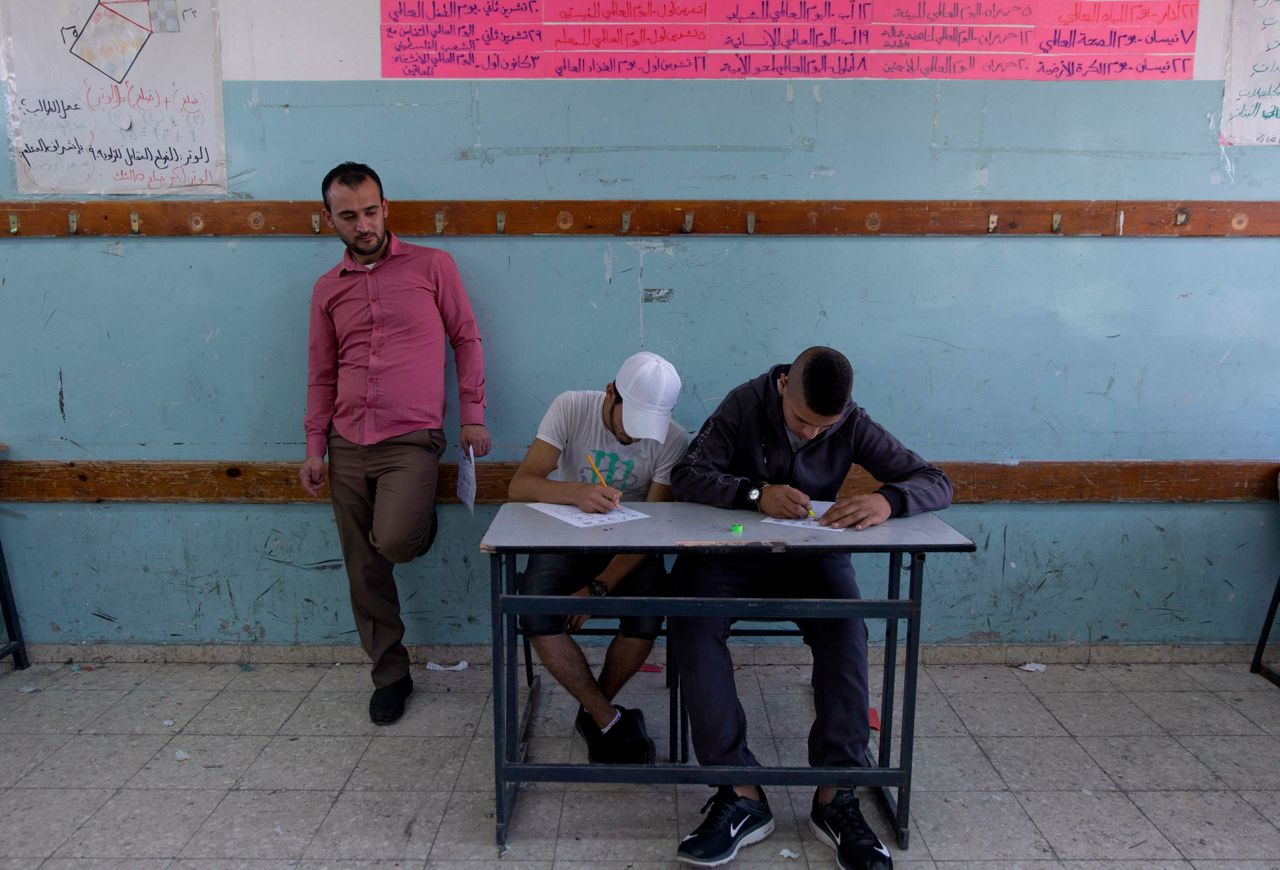 As UN budget dries up, Palestinian classrooms swell in size