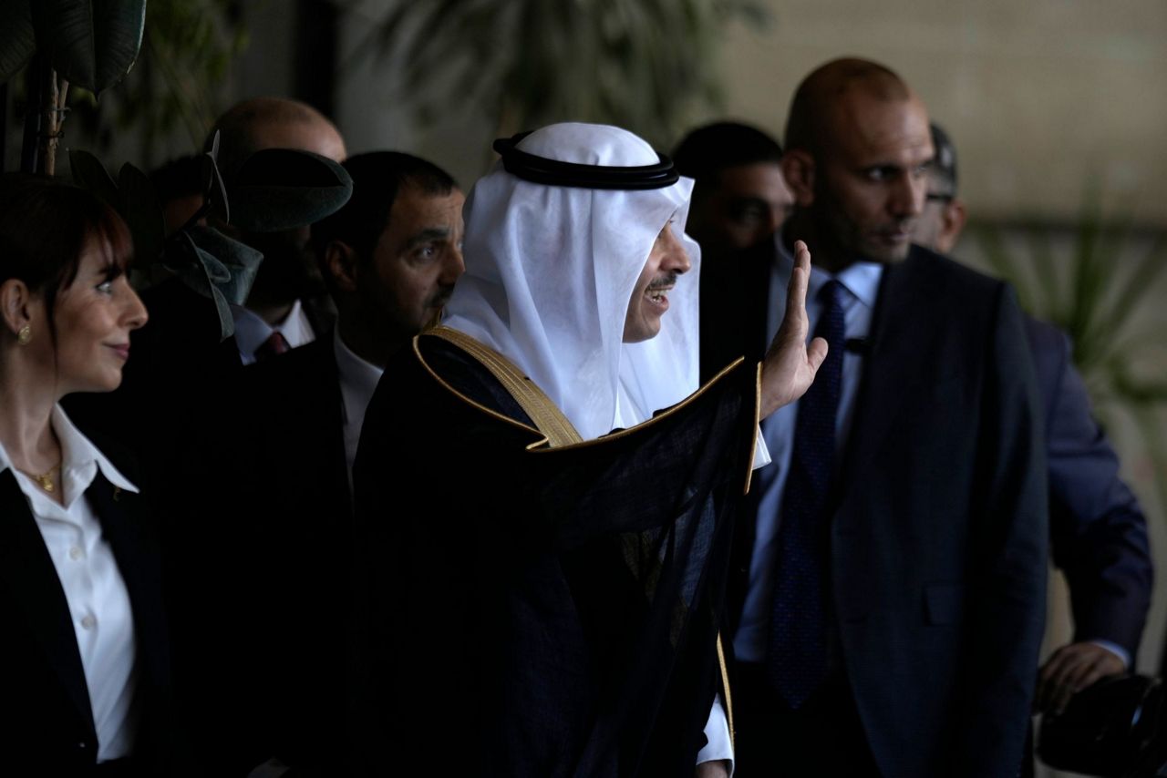 Saudi delegation visits Palestinian territories as Israel and Saudi ...