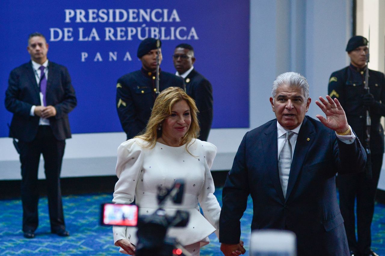 José Raúl Mulino sworn in as Panama's new president, promises to stop ...