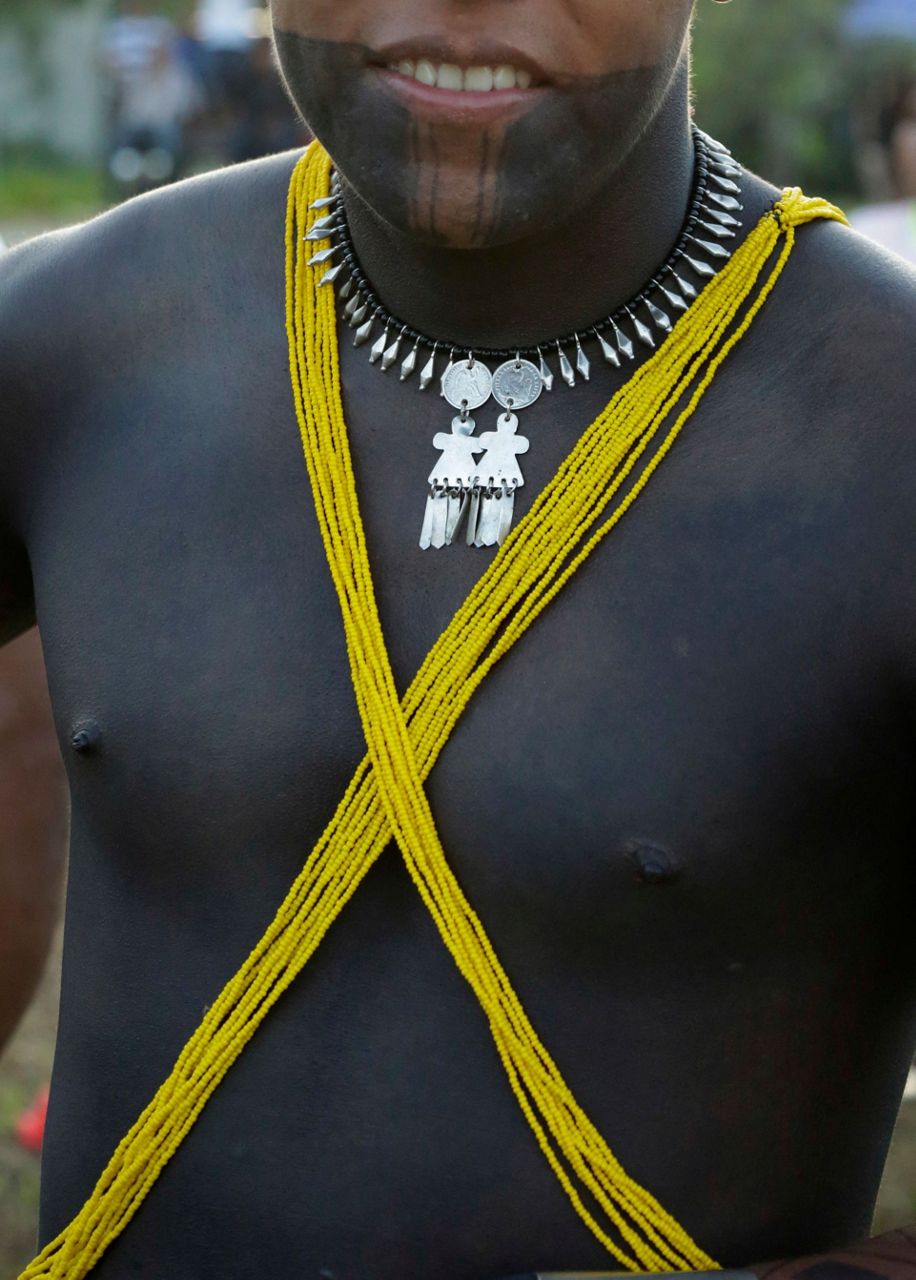 AP PHOTOS: Indigenous Panamanians compete in ancestral games