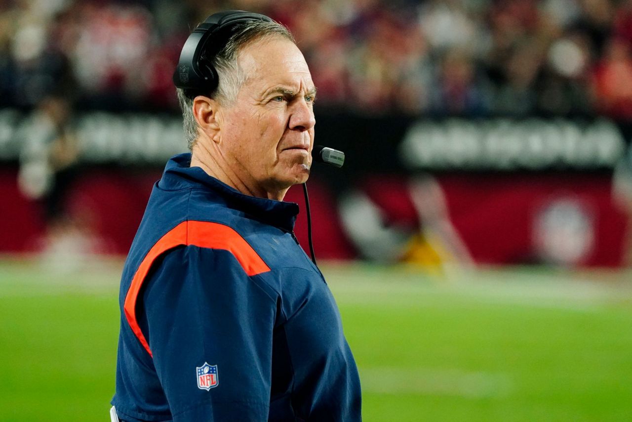 Patriots rally for 27-13 win over Cardinals, Murray hurt