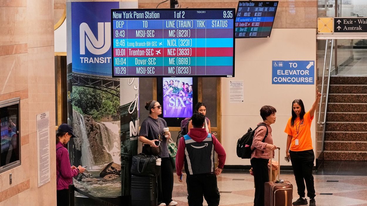 Delayed rail service resumes at Penn Station after fire