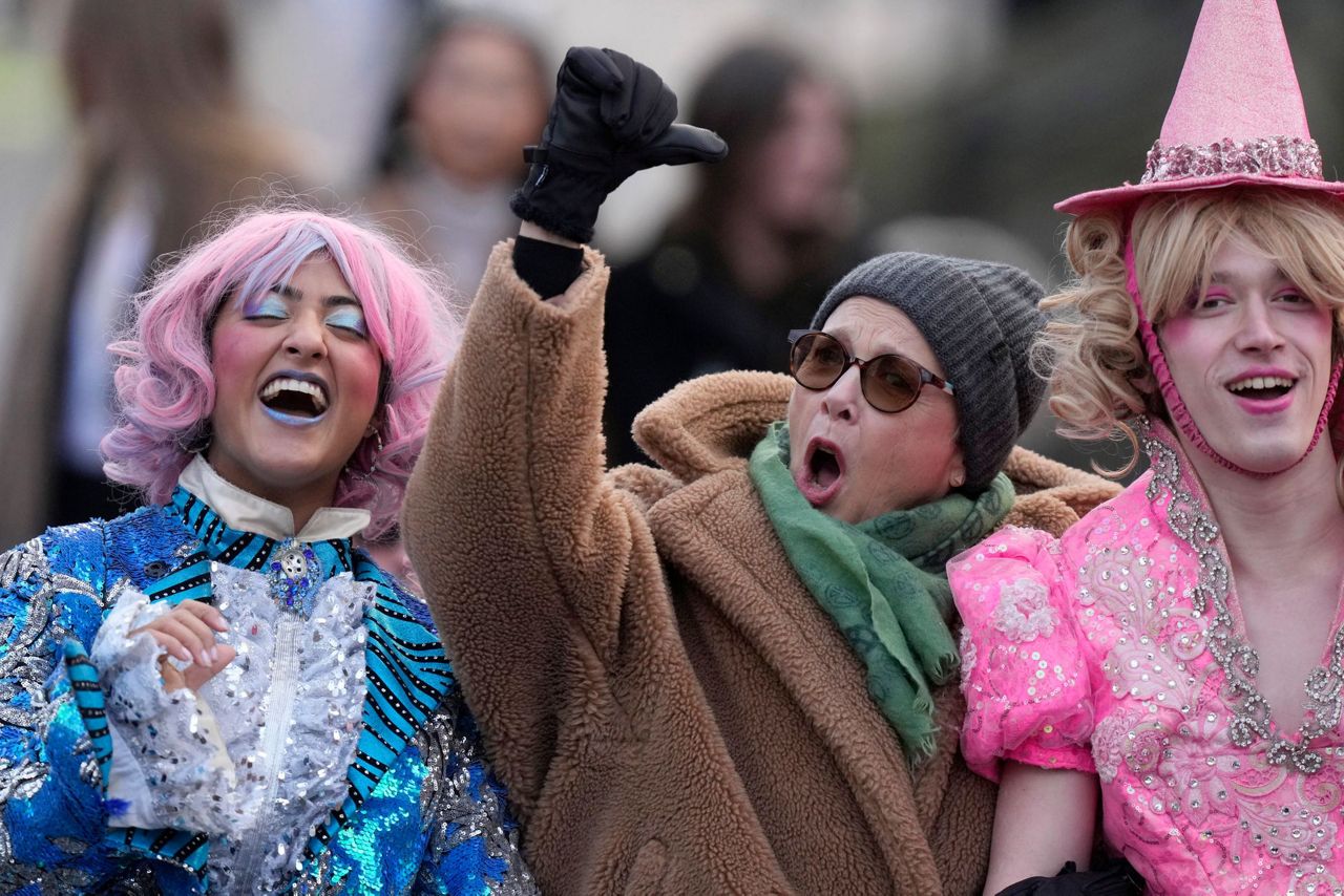 Annette Bening honored as Harvard's Hasty Pudding Woman of the Year