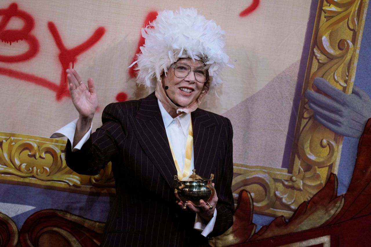 Annette Bening honored as Harvard's Hasty Pudding Woman of the Year