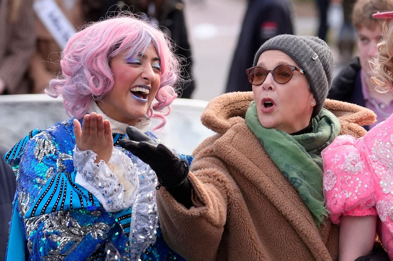 Annette Bening honored as Harvard's Hasty Pudding Woman of the Year