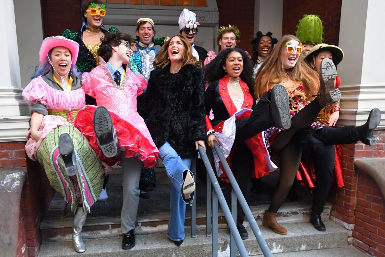 Actress Rose Byrne honored as Harvard's Hasty Pudding Woman of the Year ...
