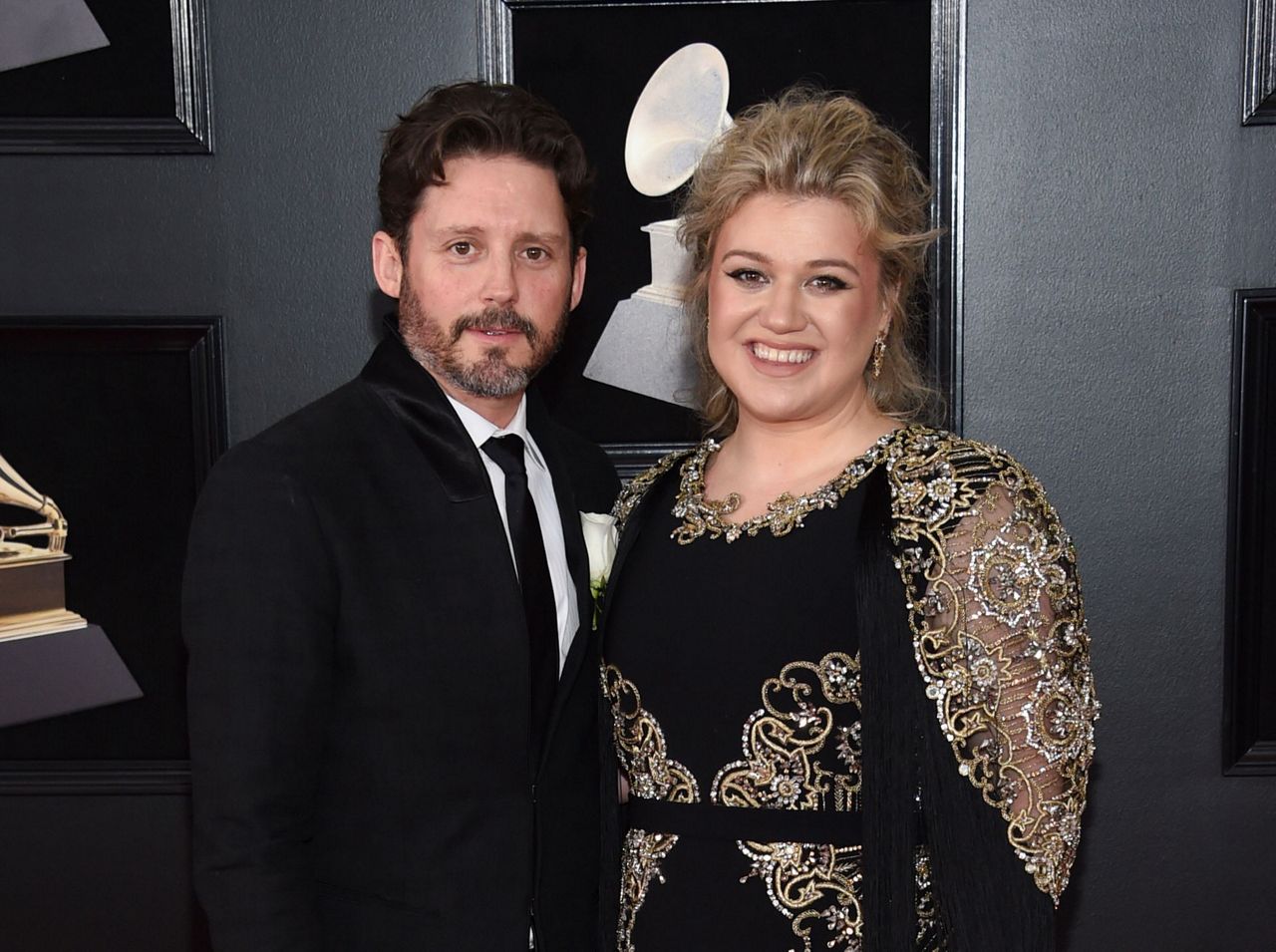 Kelly Clarkson seeks divorce from husband of nearly 7 years