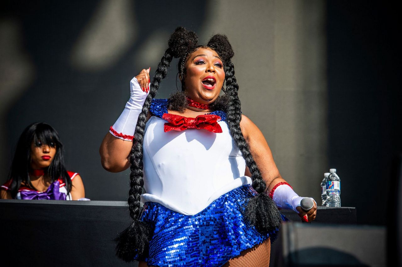 Lizzo claps back with gratitude after twerking controversy