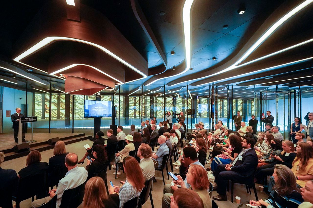 `Cats' returns at new Perelman Center, a $500 million building in ...