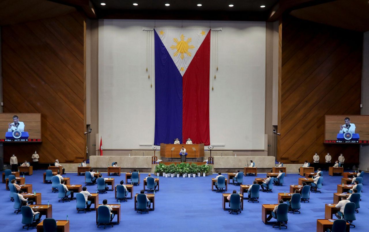 Hundreds rally in Manila ahead of Duterte's annual speech