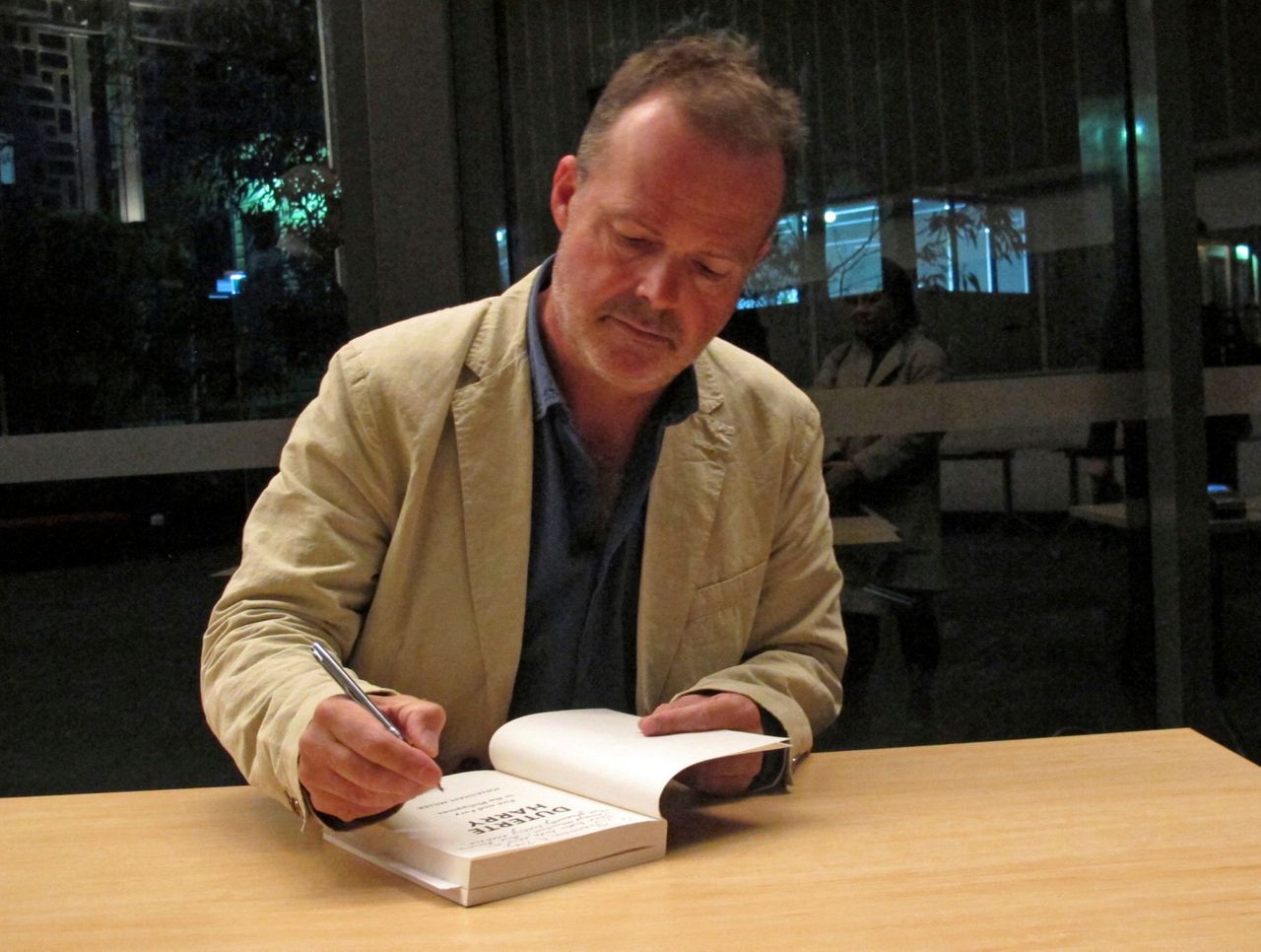 Biographer: Animosity toward US drives Philippine president