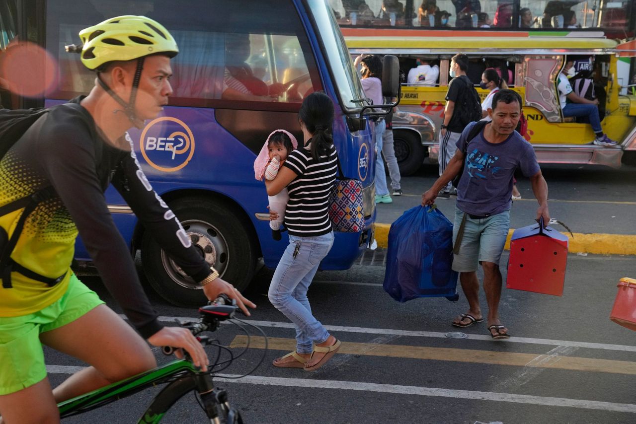 Drivers stage strike over plan vs aging Philippine jeepneys
