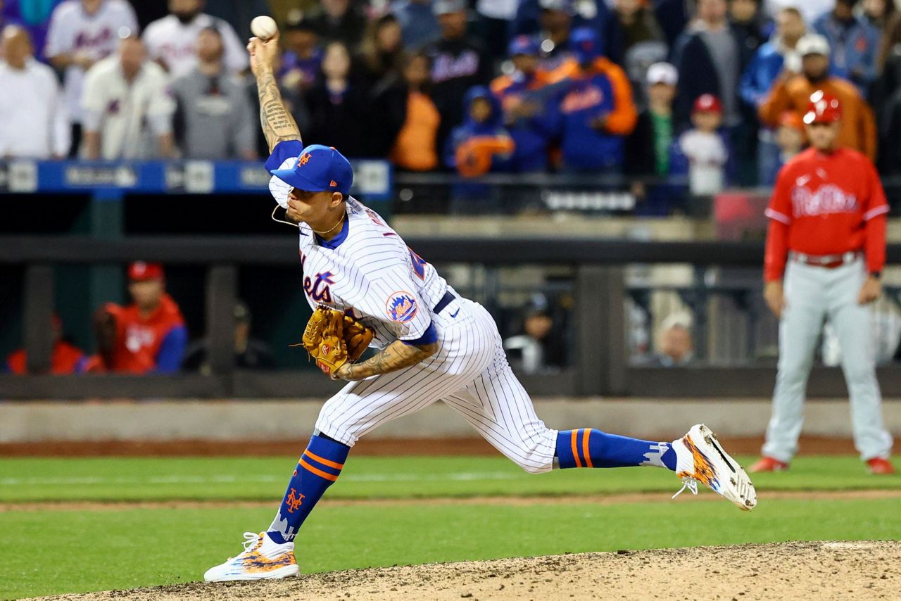 Mets manager Showalter suspended 1 game for reliever's pitch