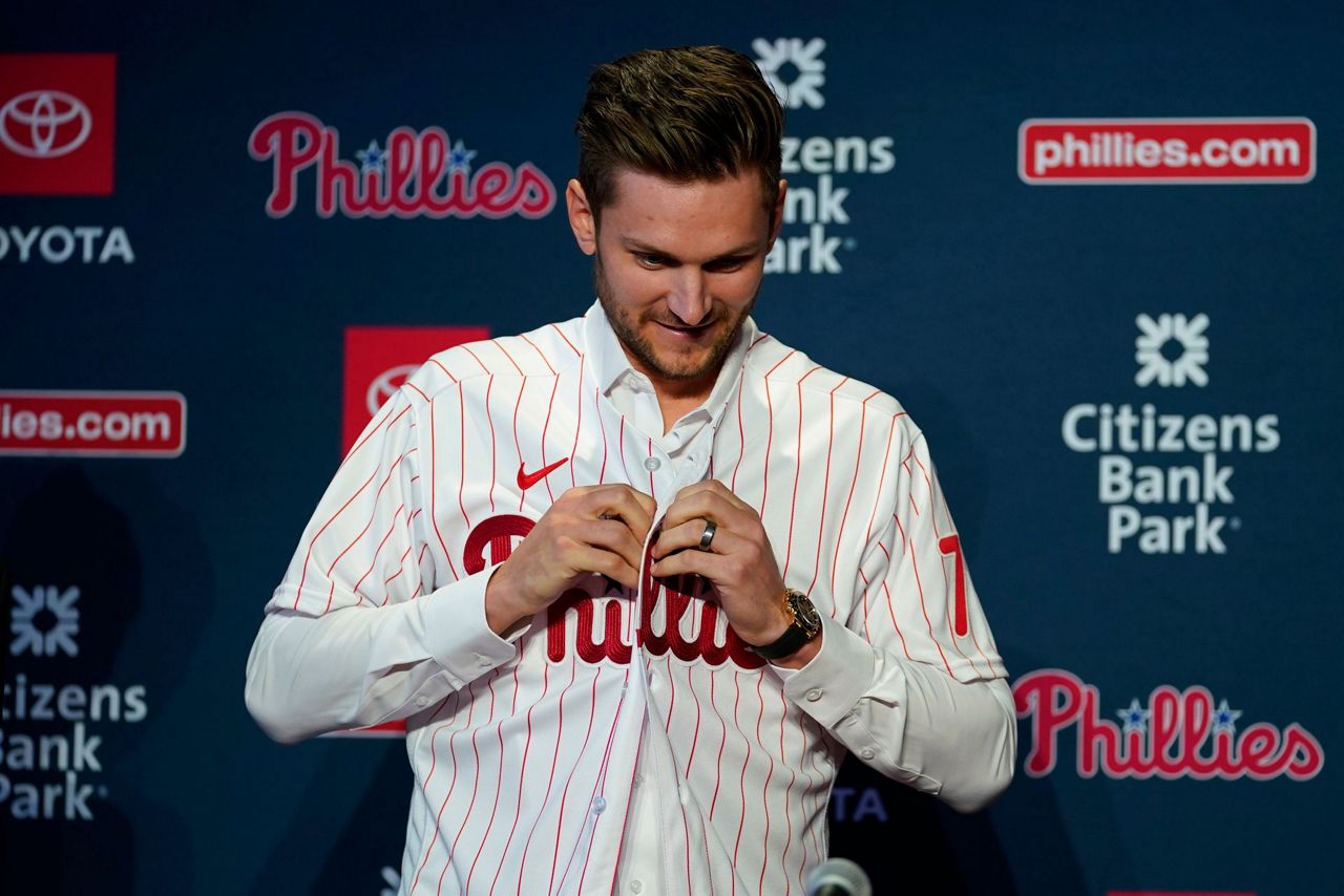 Trea Turner, Phillies finalize 11-year, $300M contract