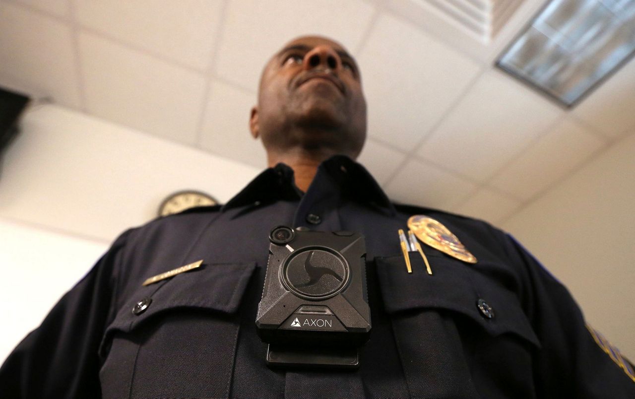 Phoenix among last big police forces to fully use body cams