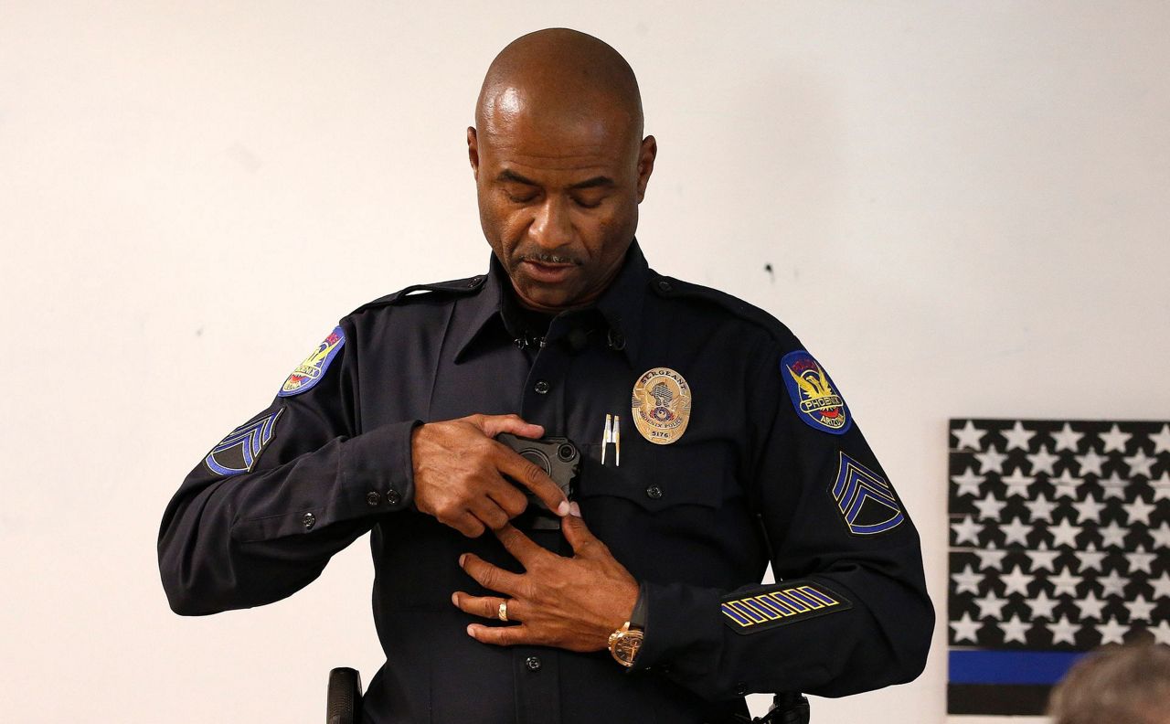 Phoenix among last big police forces to fully use body cams