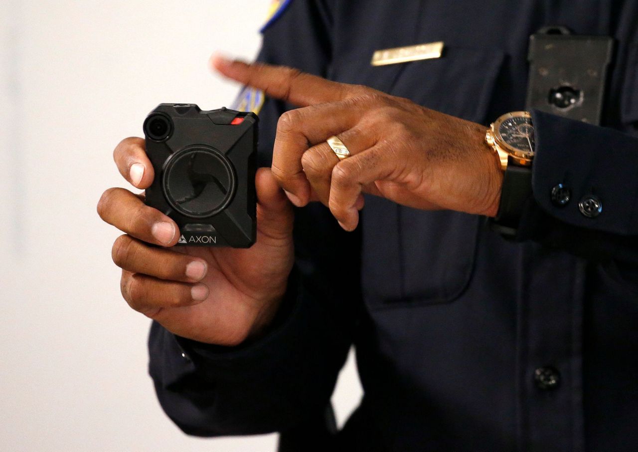 Phoenix among last big police forces to fully use body cams