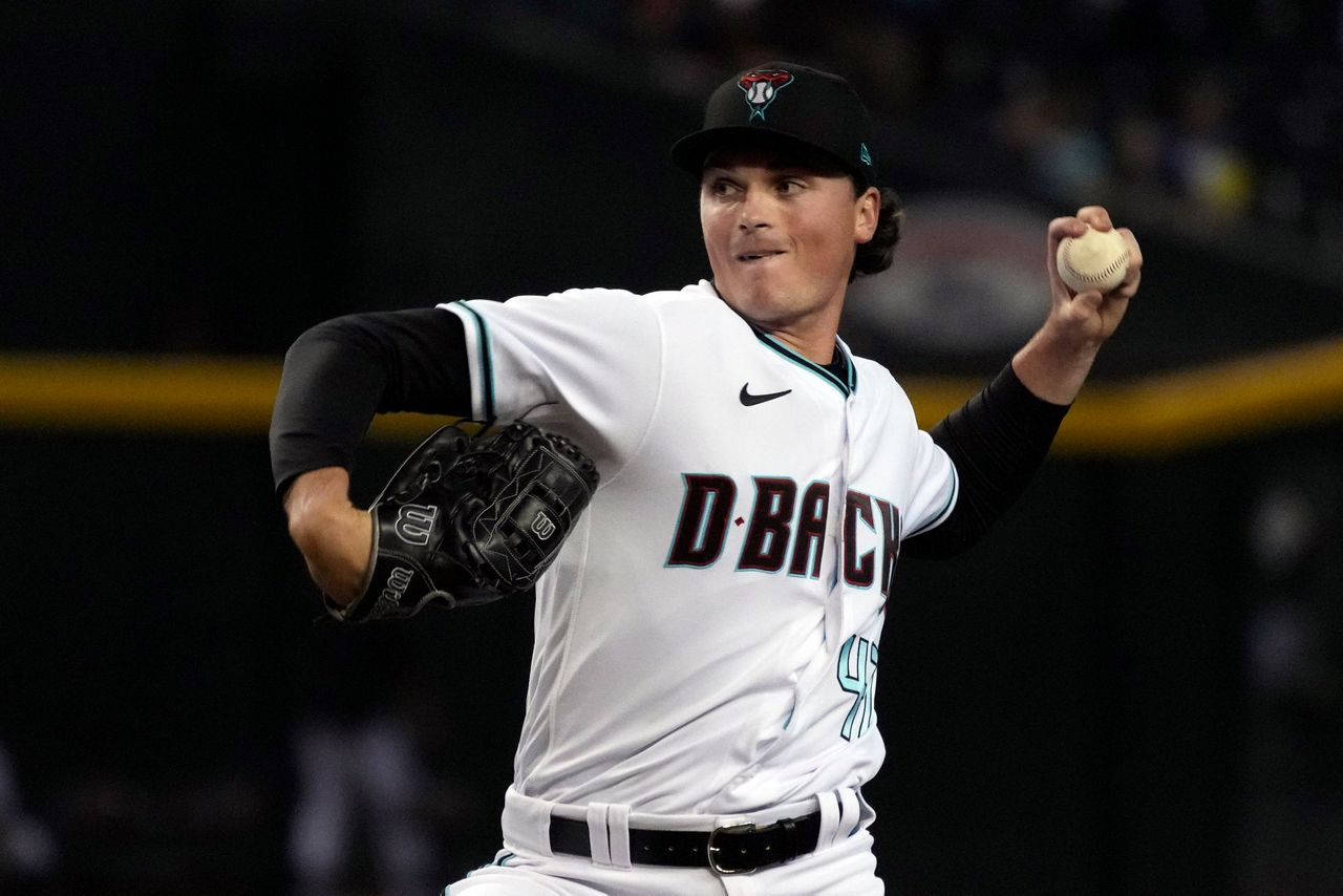 Castro loses phone in Pirates' 6-4 loss to Diamondbacks