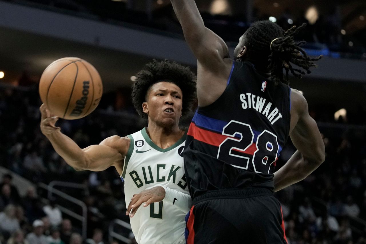 Bucks match franchise record with 7th win to open season