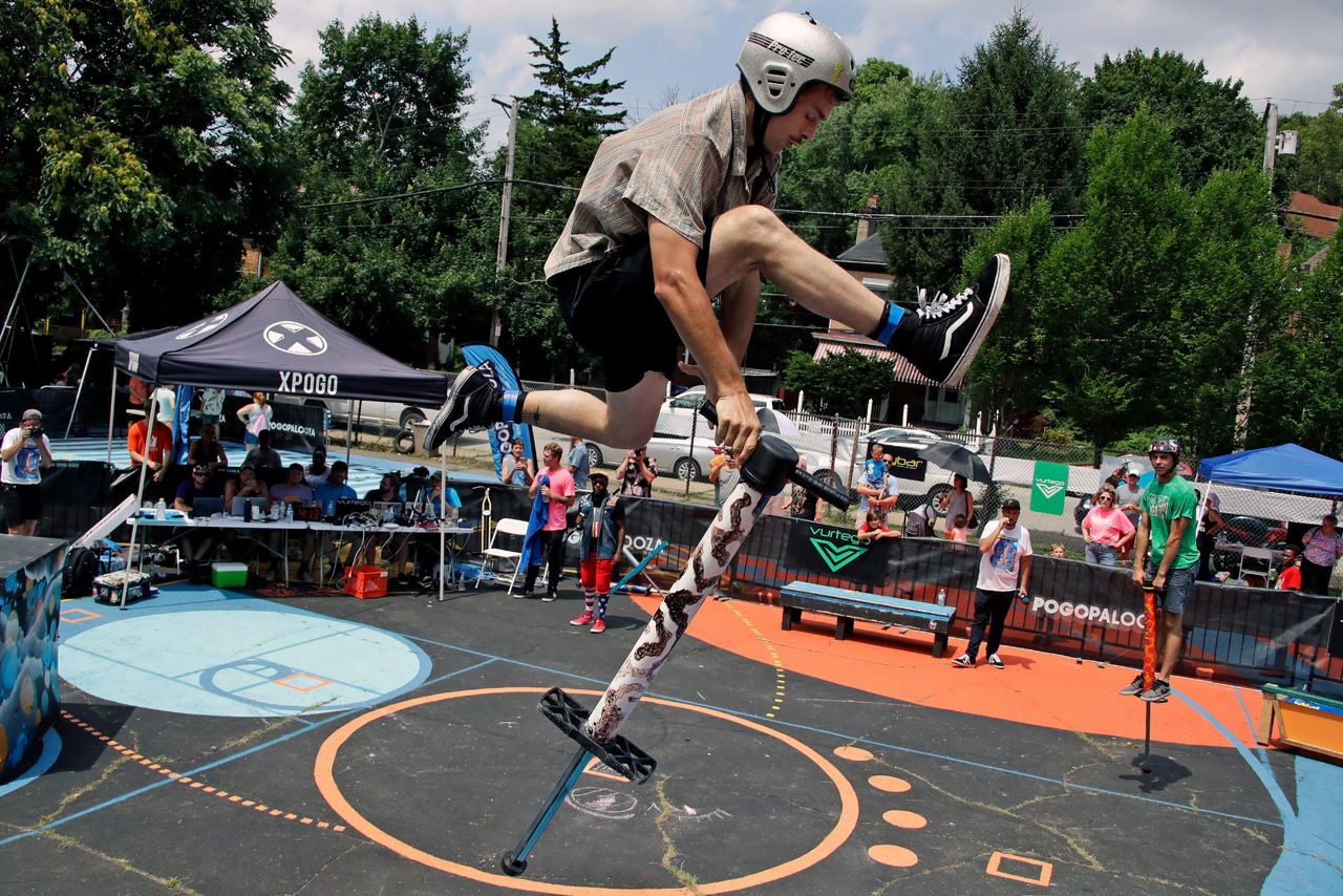 Pogopalooza bounces into Pittsburgh for pogo competition