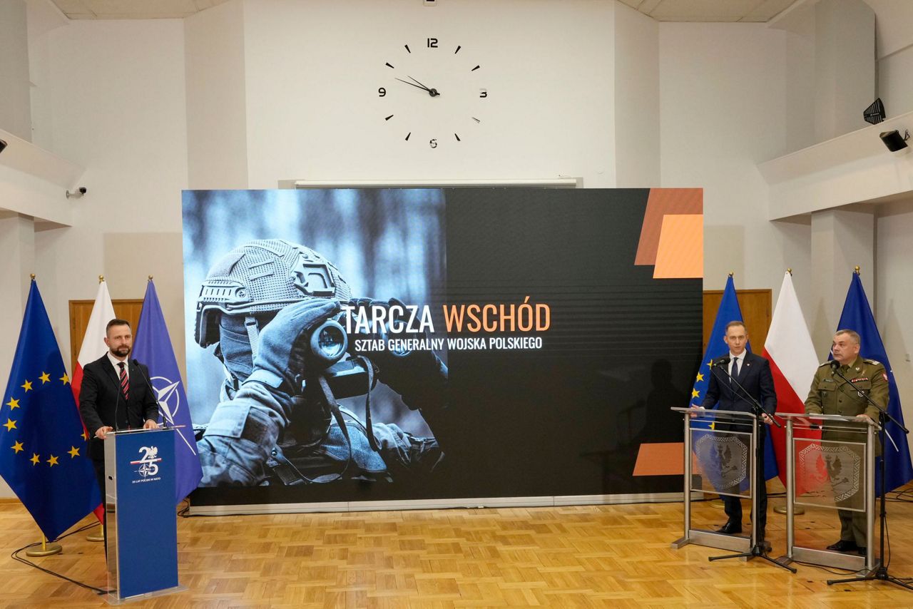 Poland rolls out plans for fortifications along its border with Russia ...