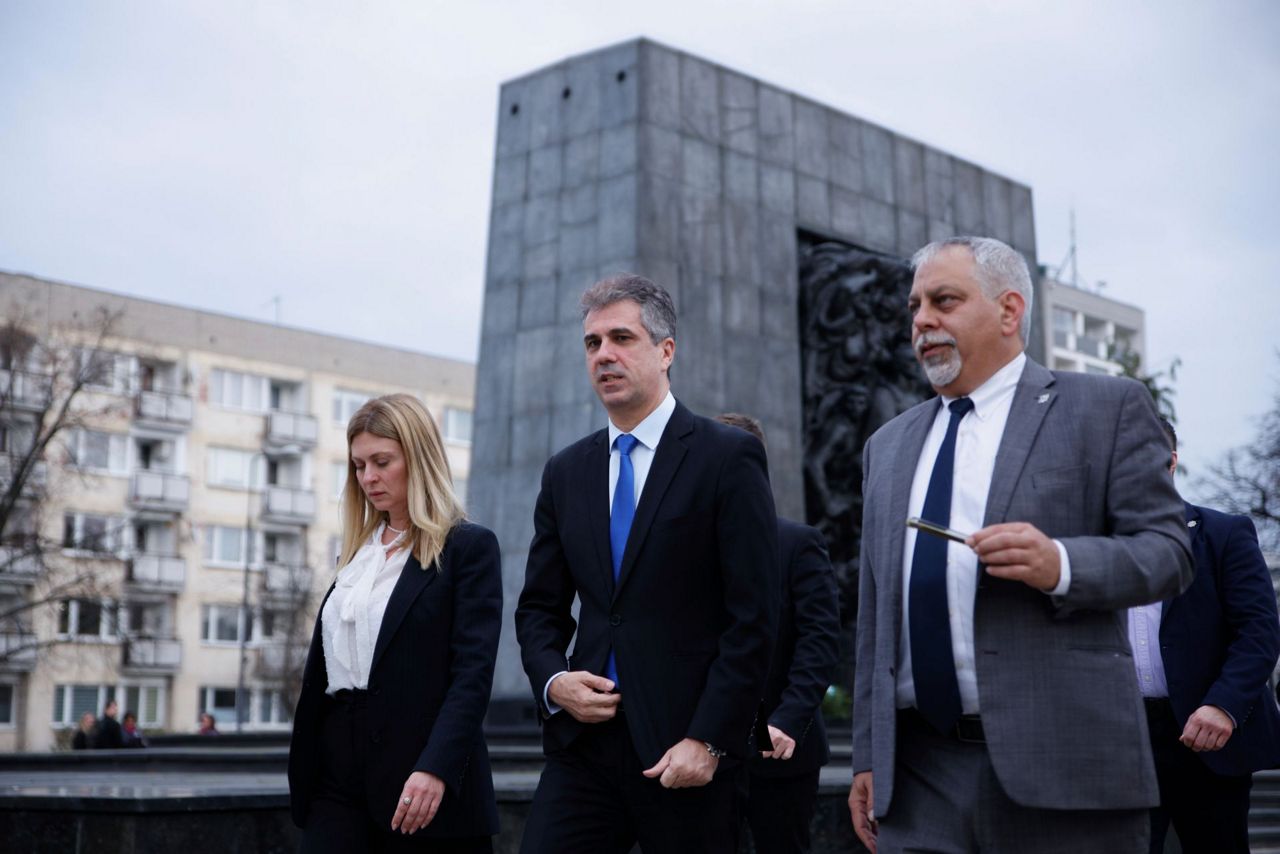 Israeli, Polish foreign ministers meet, seeking to mend ties