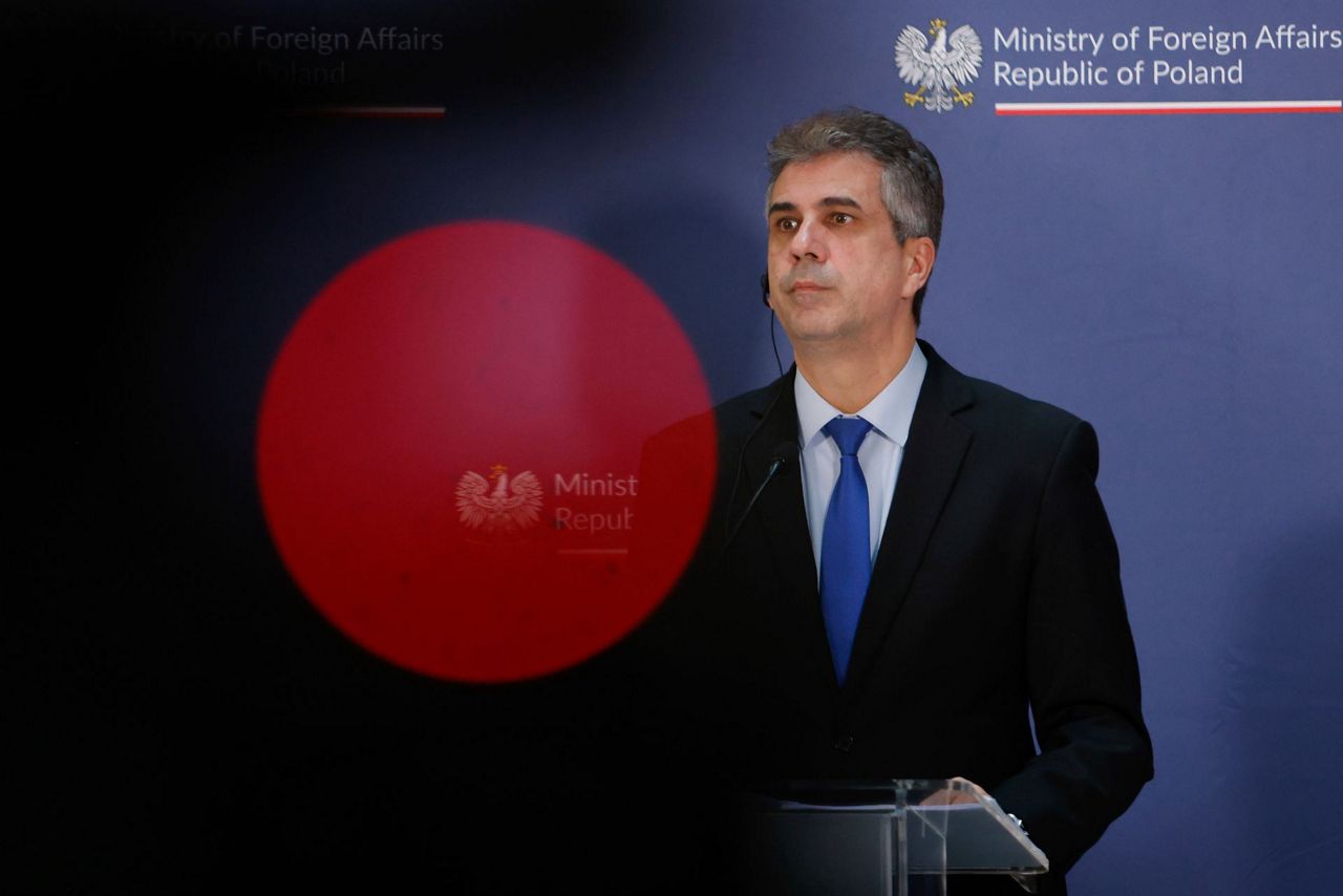 Israeli, Polish foreign ministers meet, seeking to mend ties