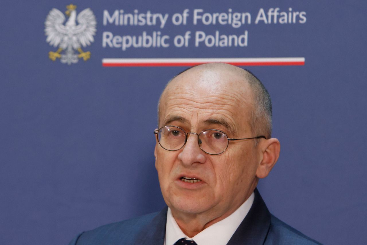 Israeli, Polish foreign ministers meet, seeking to mend ties