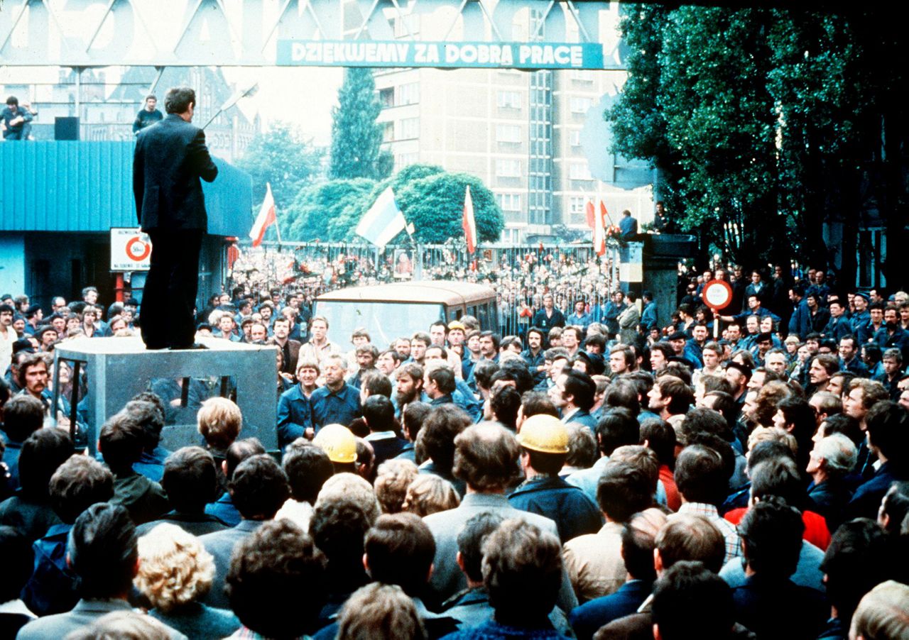 Poland marks 40 years since key pro-democracy agreement