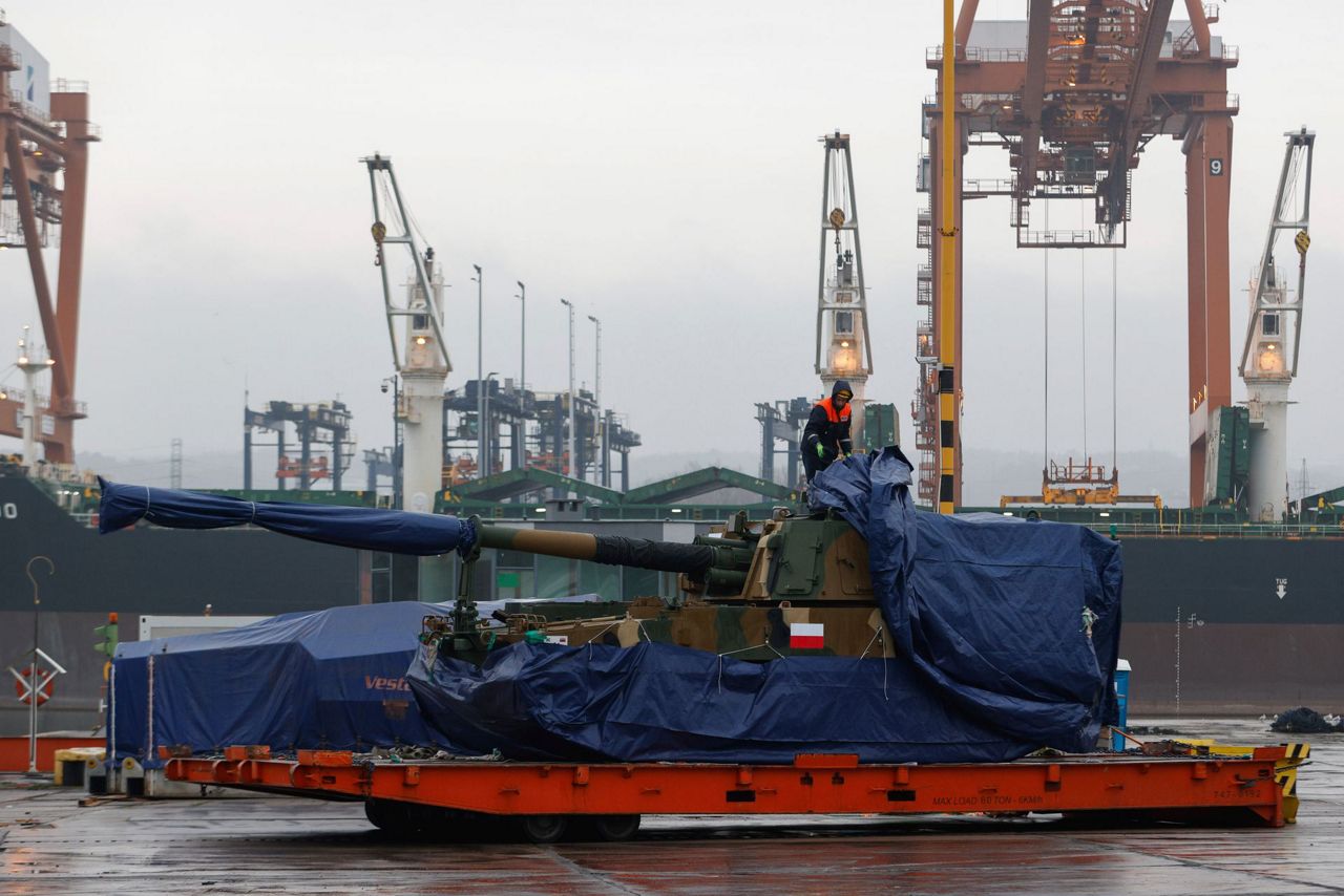 First delivery of S. Korean heavy weapons comes to Poland