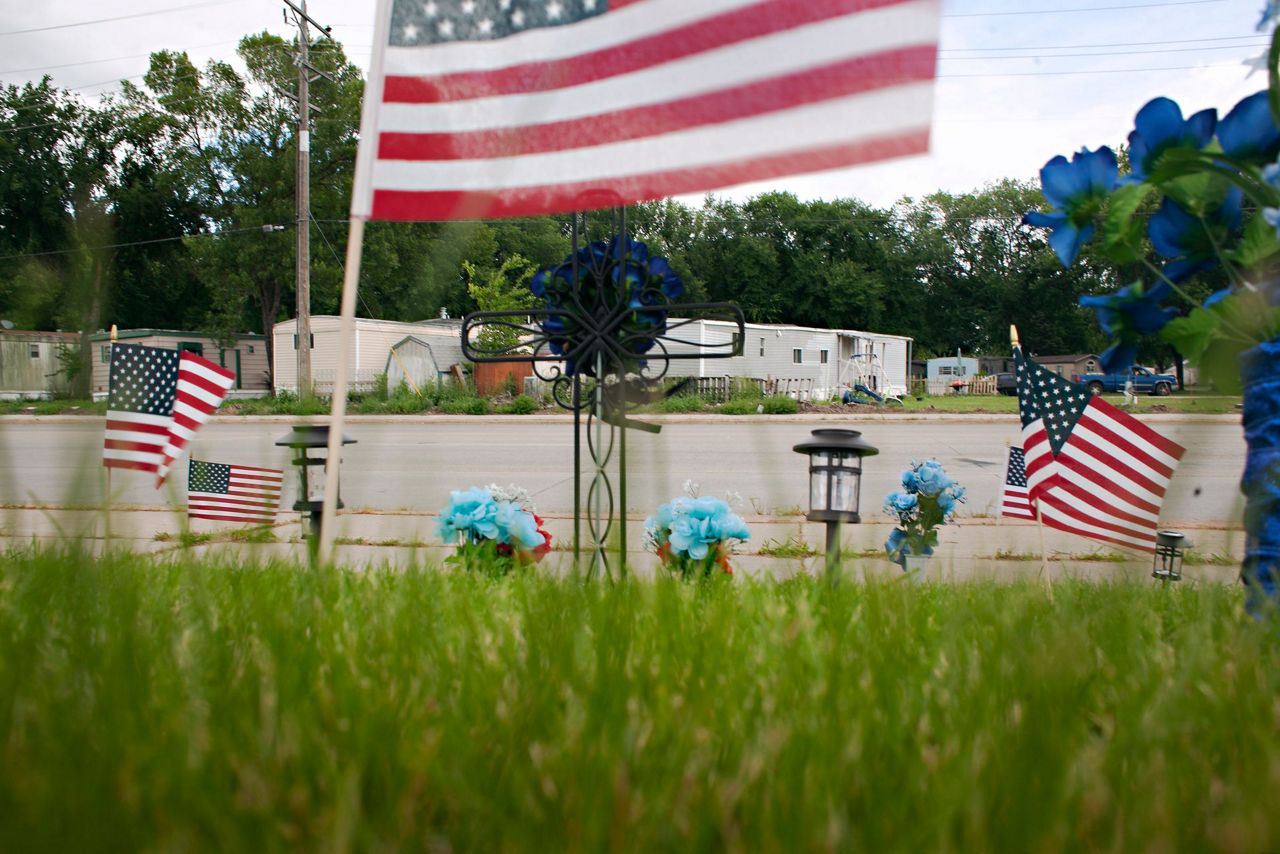 1 Fargo police officer killed, 2 injured in shooting that also left ...