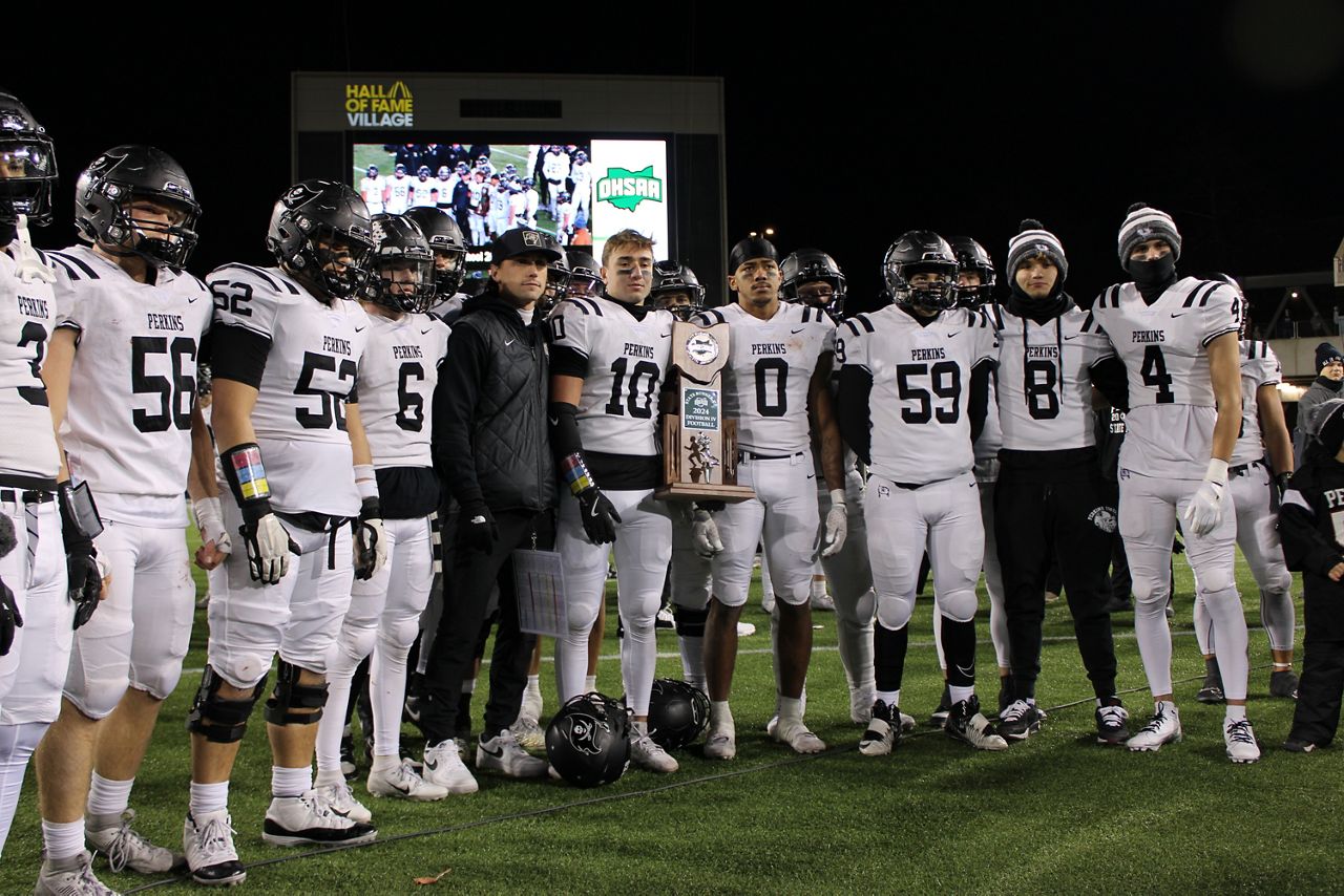 Gnadenhutten Indian Valley wins 1st state championship