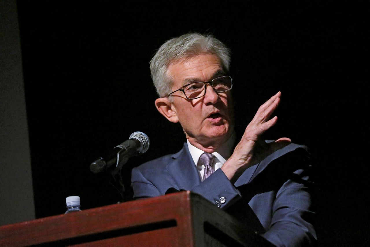 Chairman: Federal reserve must avoid political pressures
