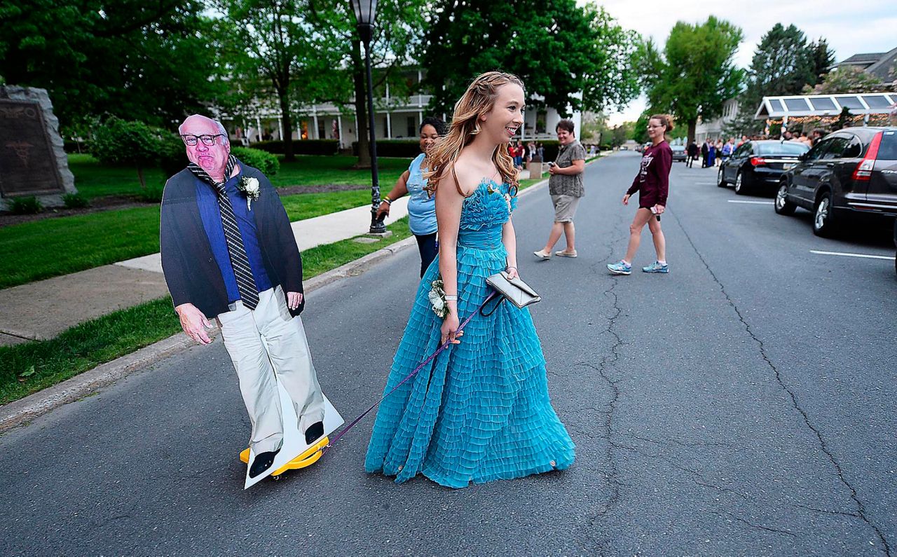 Student takes Danny DeVito cardboard cutout to prom