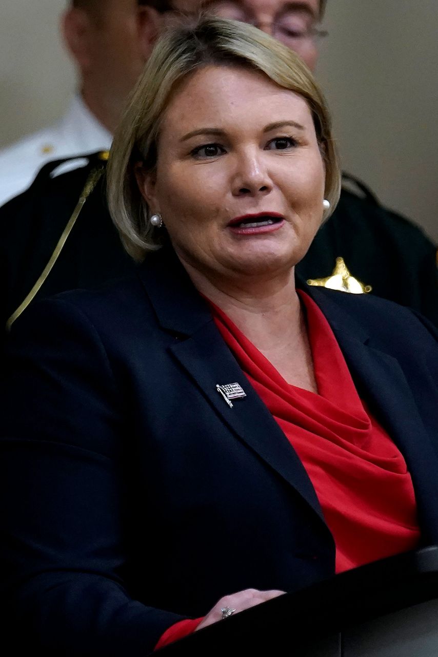 Florida governor suspends prosecutor over new abortion law