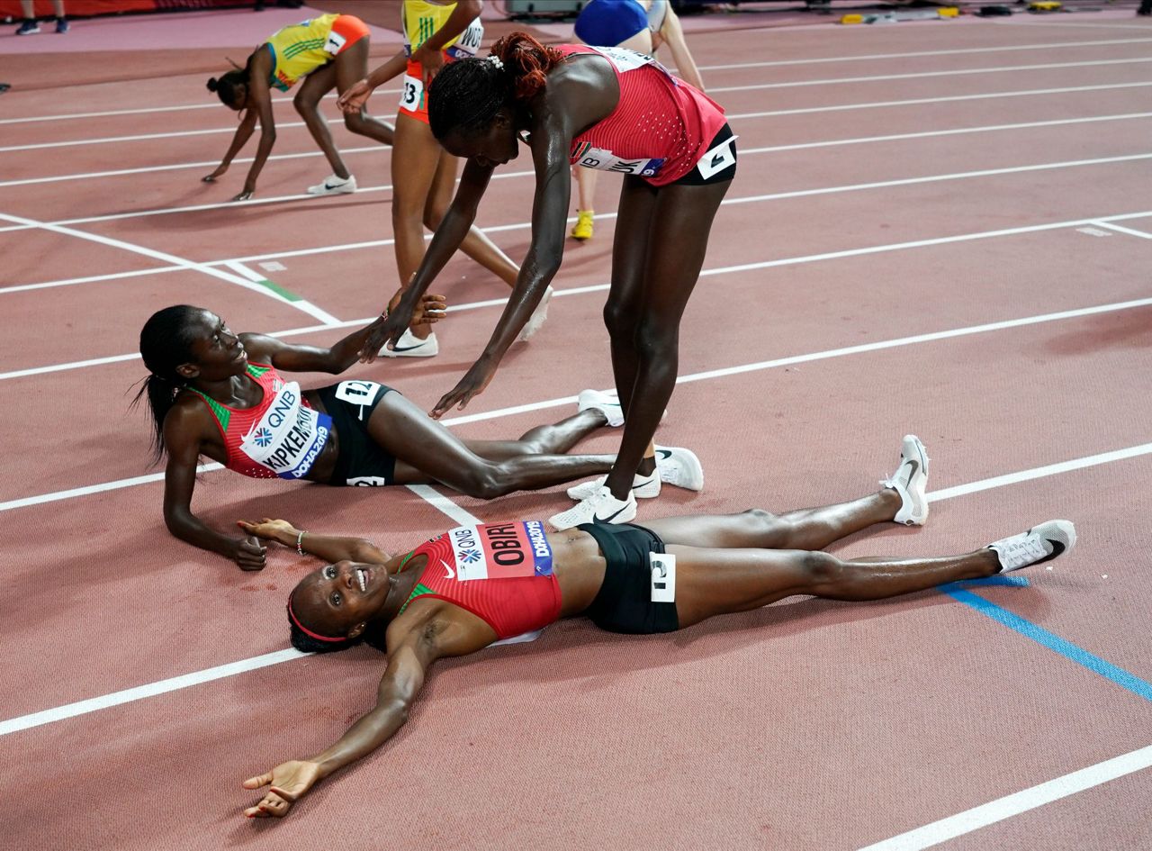 US ends wait for men's 4x100 relay world gold