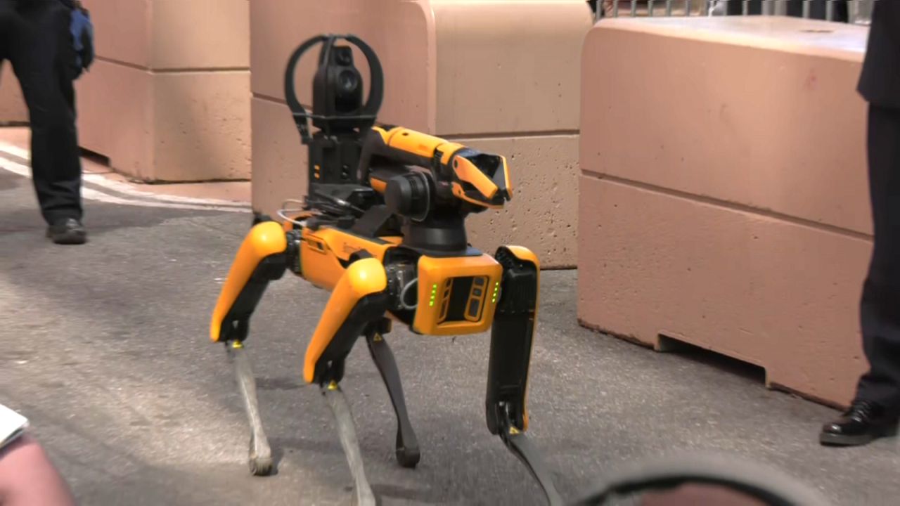 El perro policía robot regresa al NYPD a pesar de críticas