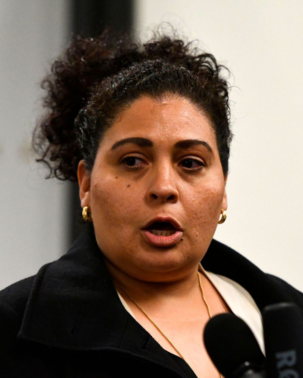 The Latest: R. Kelly pays $62,000 in back child support