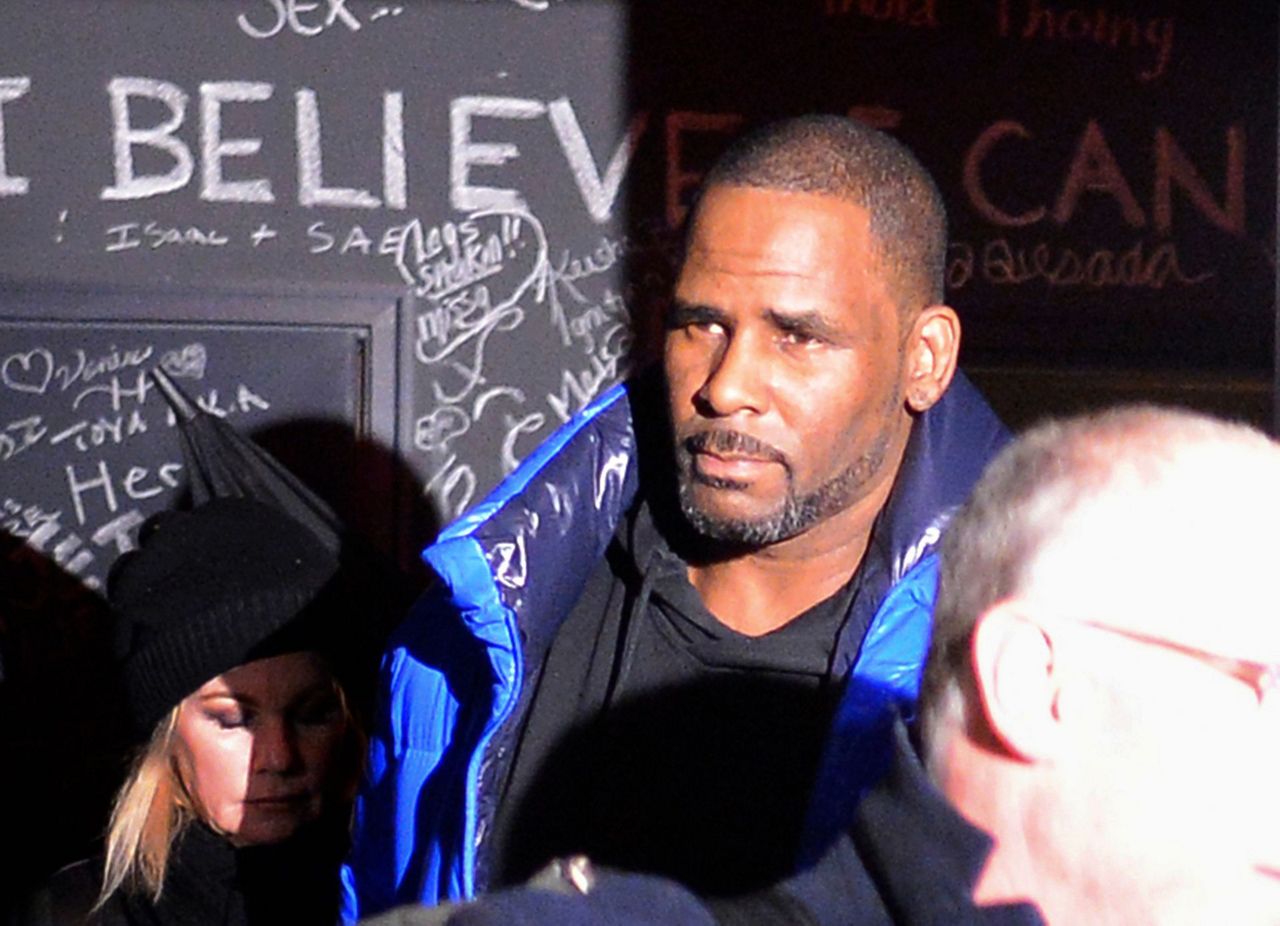 R. Kelly due in Chicago court to face sex abuse charges
