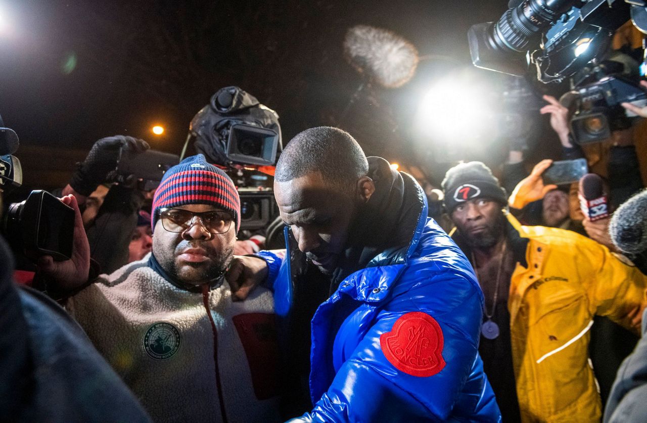 R. Kelly due in Chicago court to face sex abuse charges
