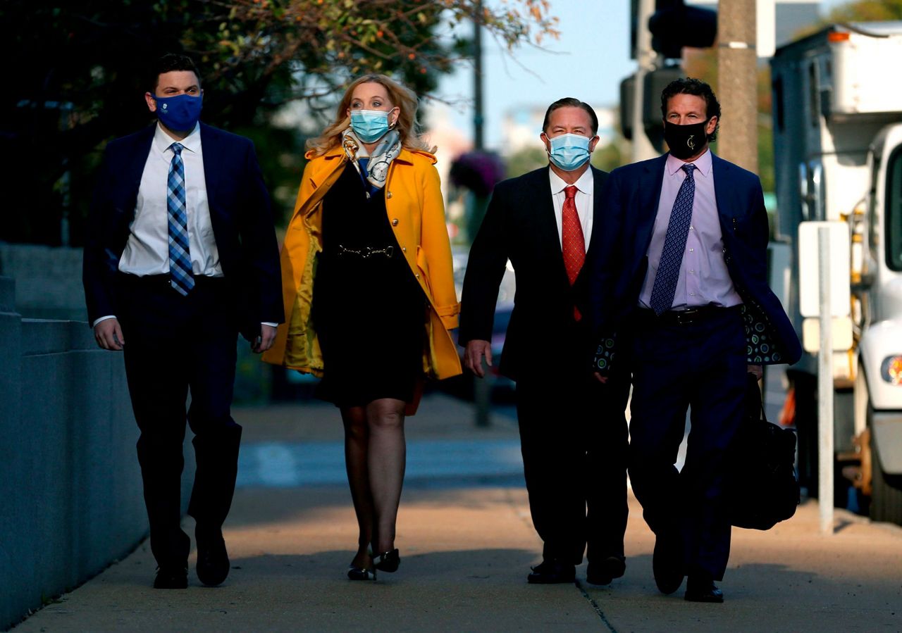 St. Louis couple indicted for waving guns at protesters