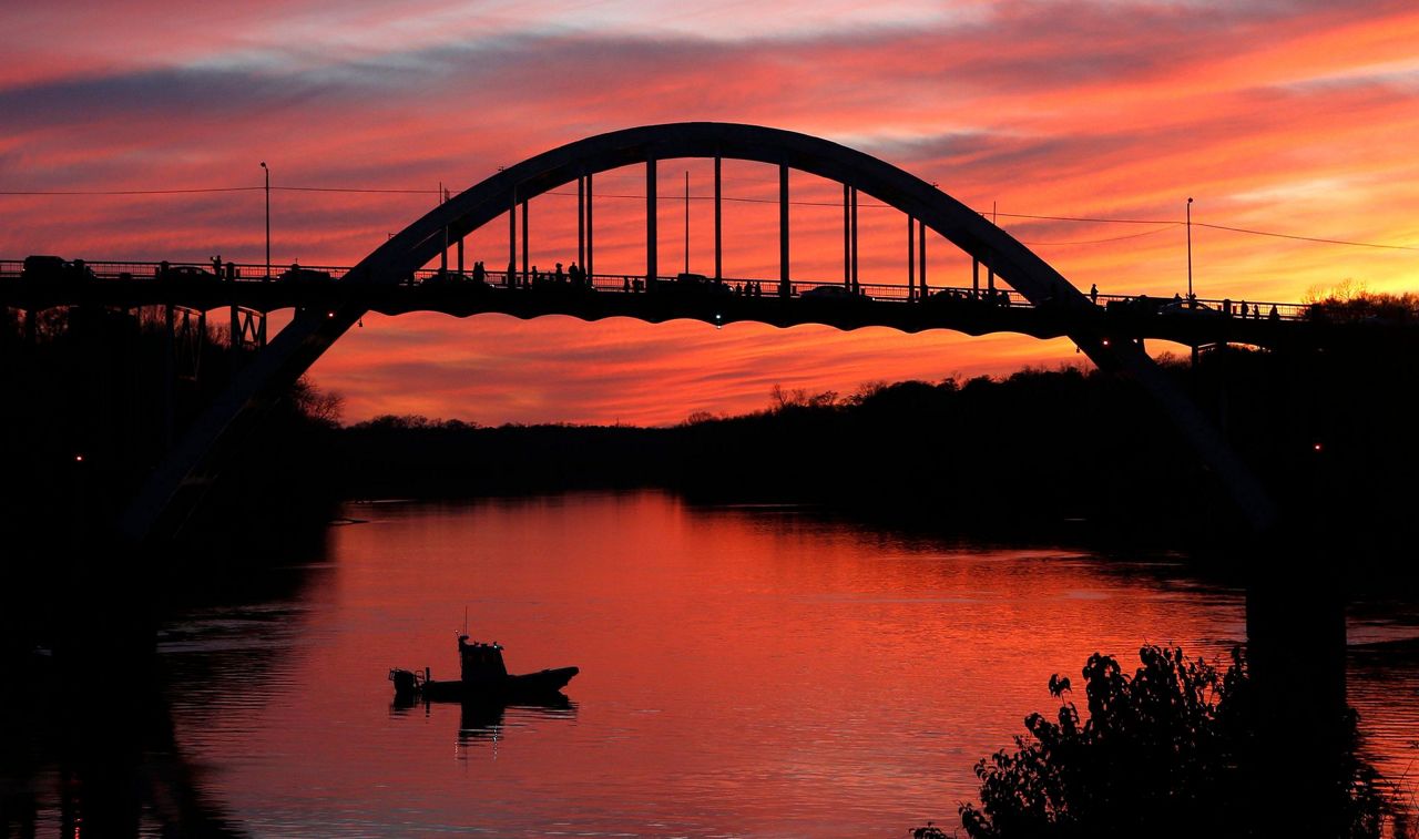 Move to rename 'Bloody Sunday' bridge has critics in Selma
