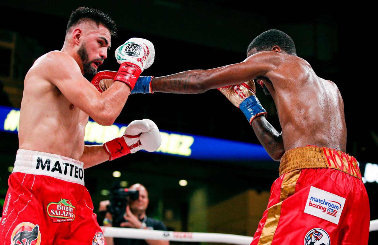 WBC's Ramirez gets TKO in super lightweight unification bout
