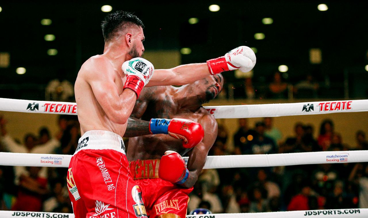 WBC's Ramirez gets TKO in super lightweight unification bout